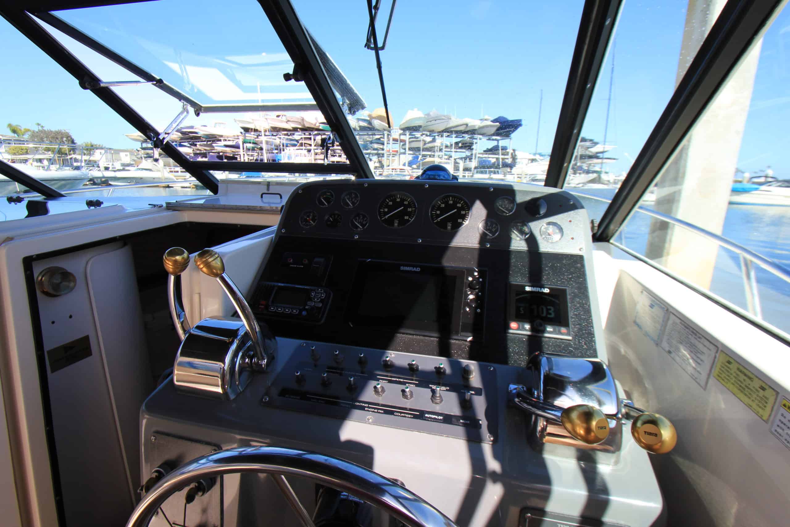 29 Tiara 1996 - West Coast Yachts