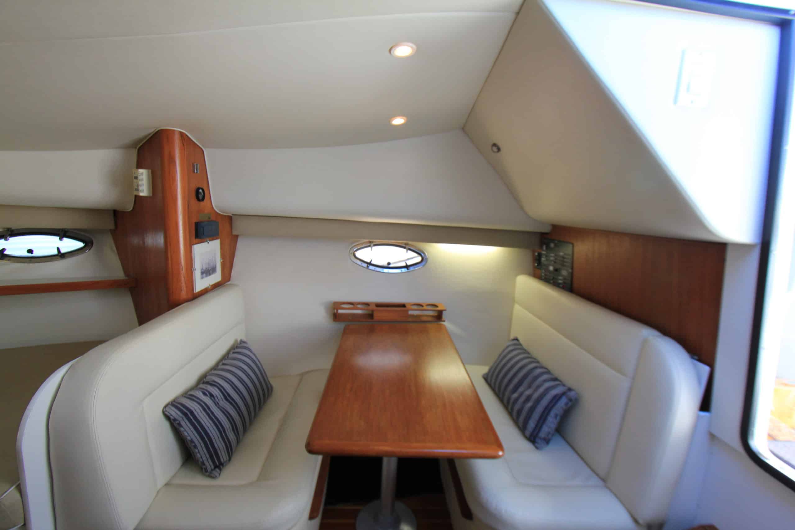 29 Tiara 1996 - West Coast Yachts