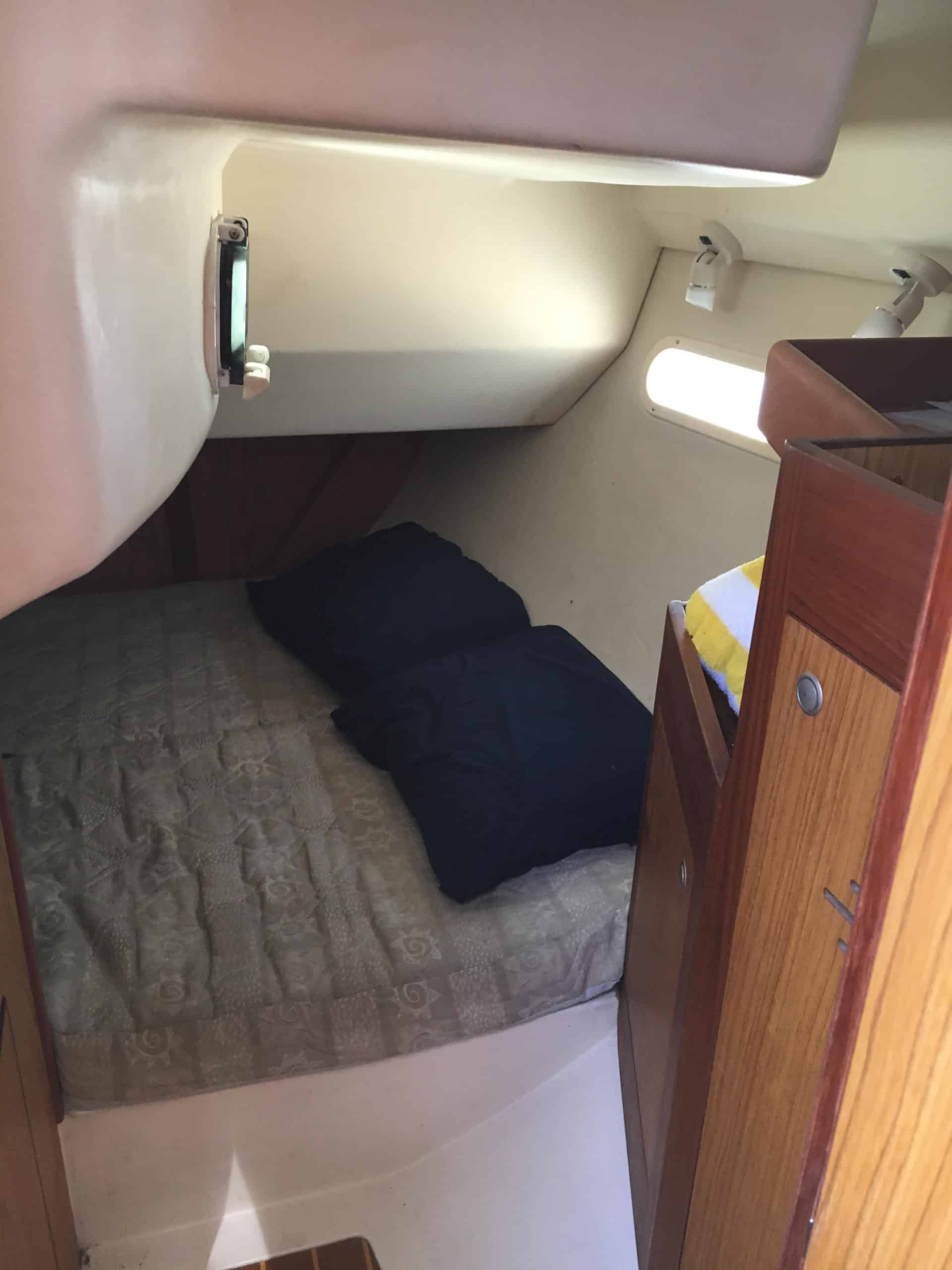 29 Hunter 290 - West Coast Yachts