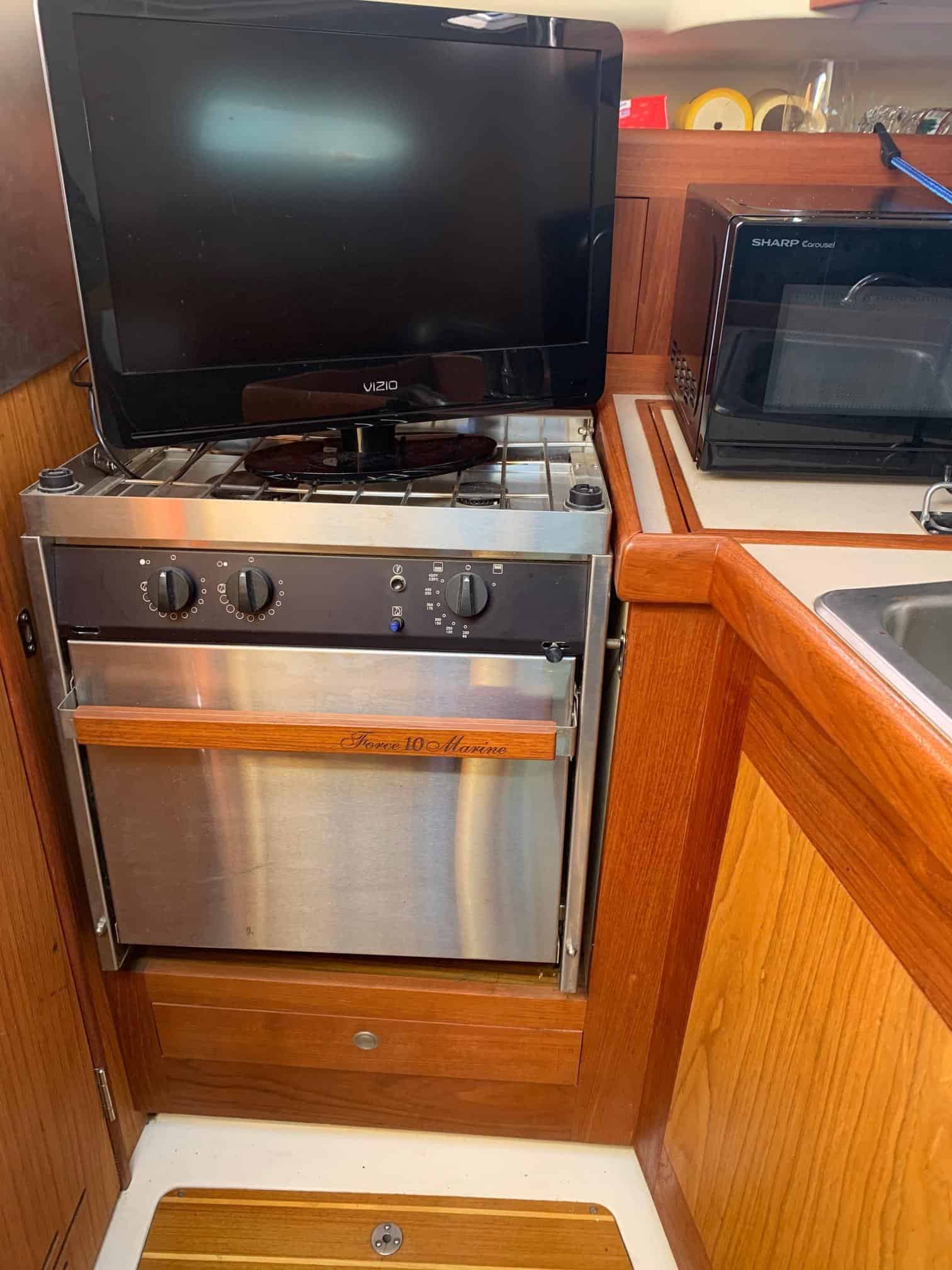 29 Hunter 290 - West Coast Yachts