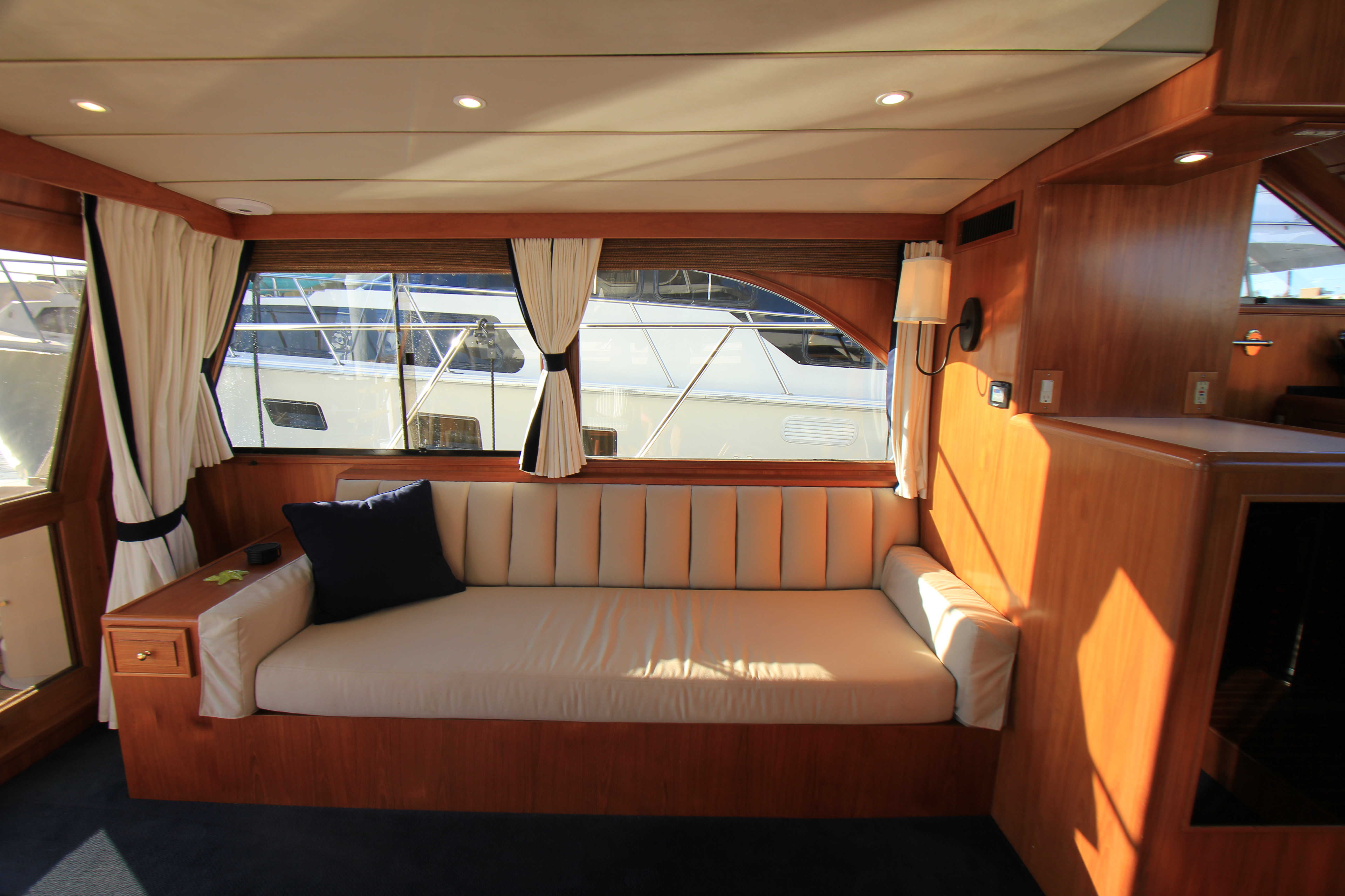 48 Ocean Alexander Sport Sedan - West Coast Yachts
