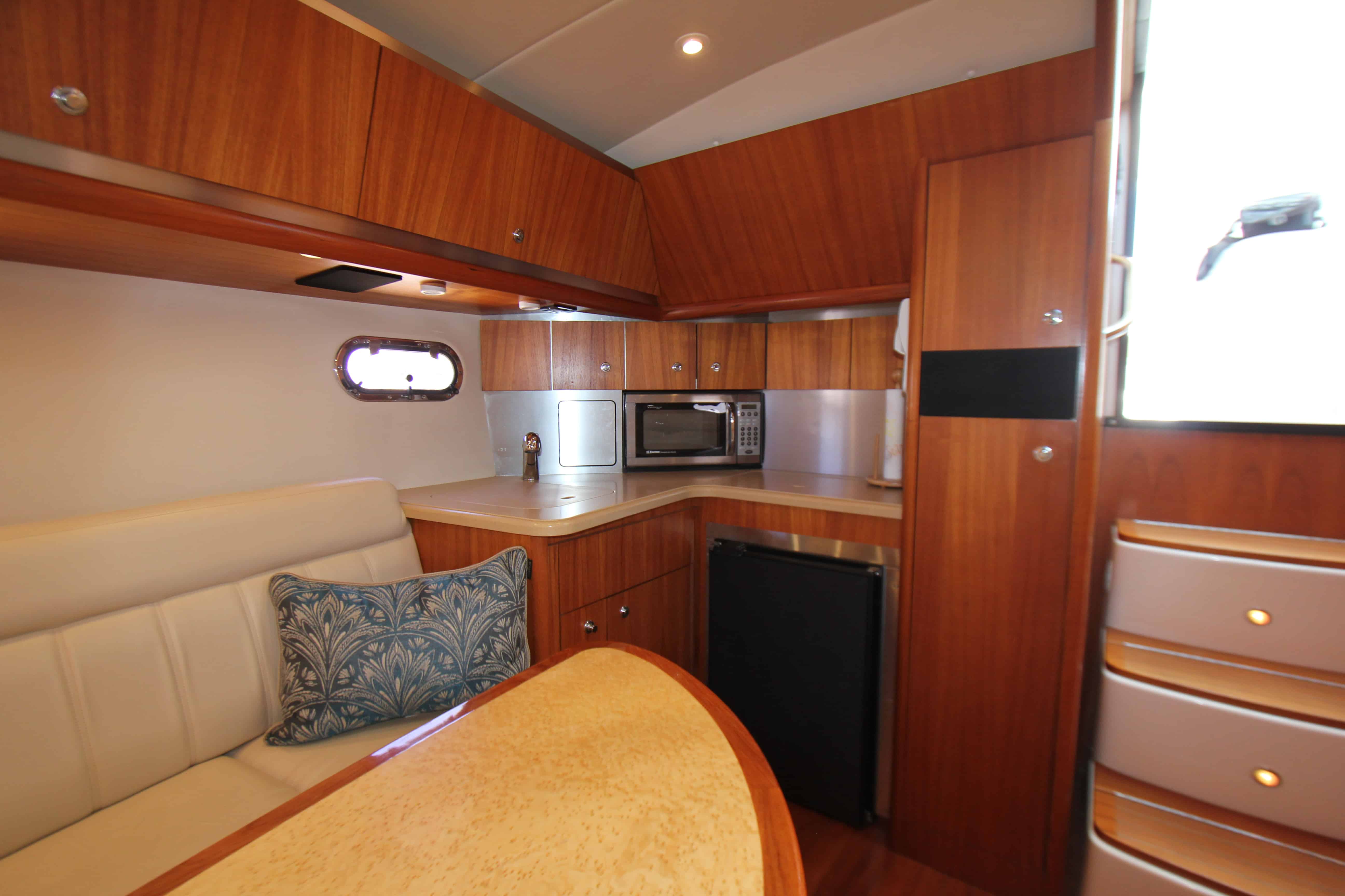 36 Tiara Sovran 2004 - West Coast Yachts