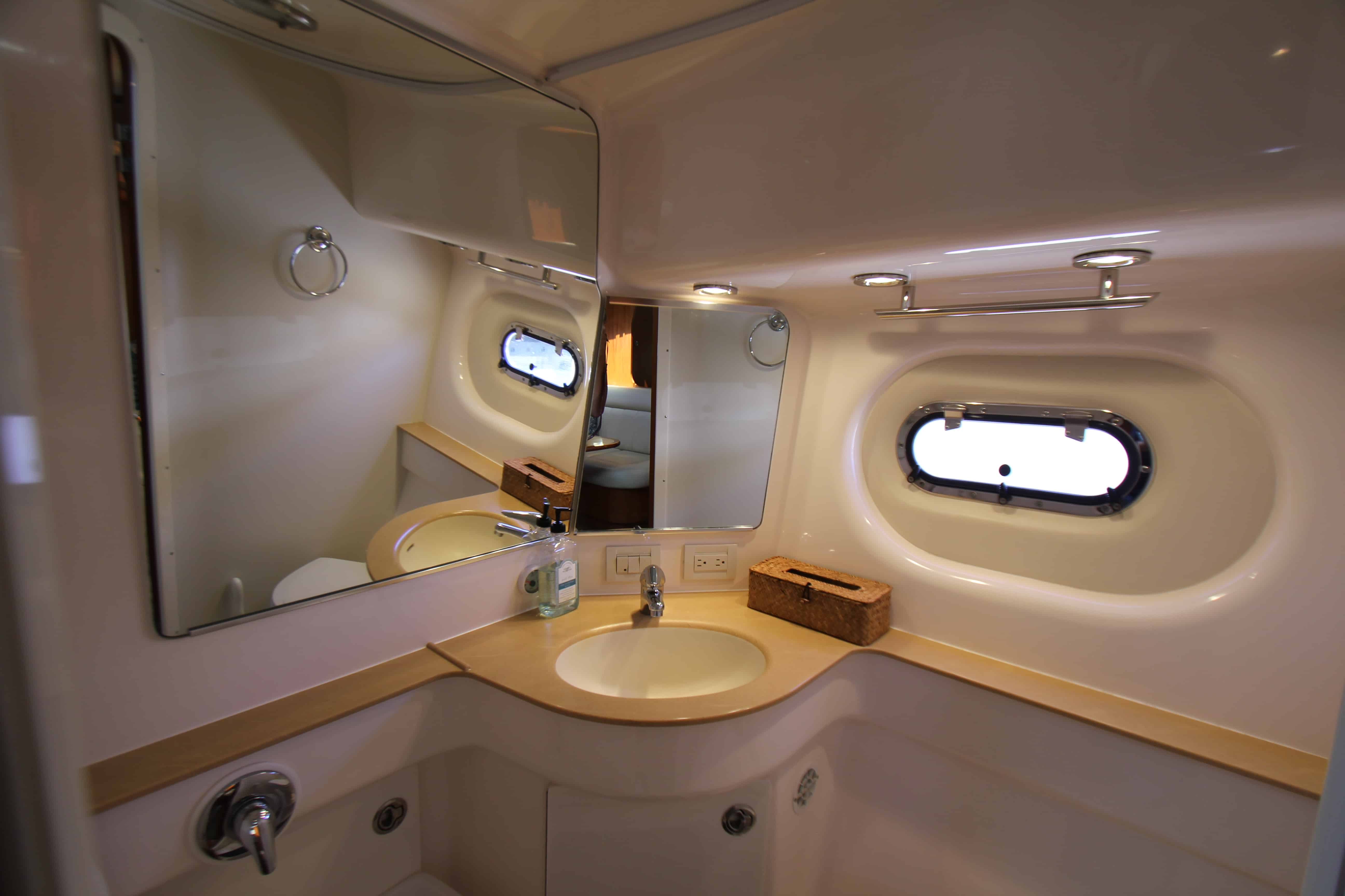 36 Tiara Sovran 2004 - West Coast Yachts