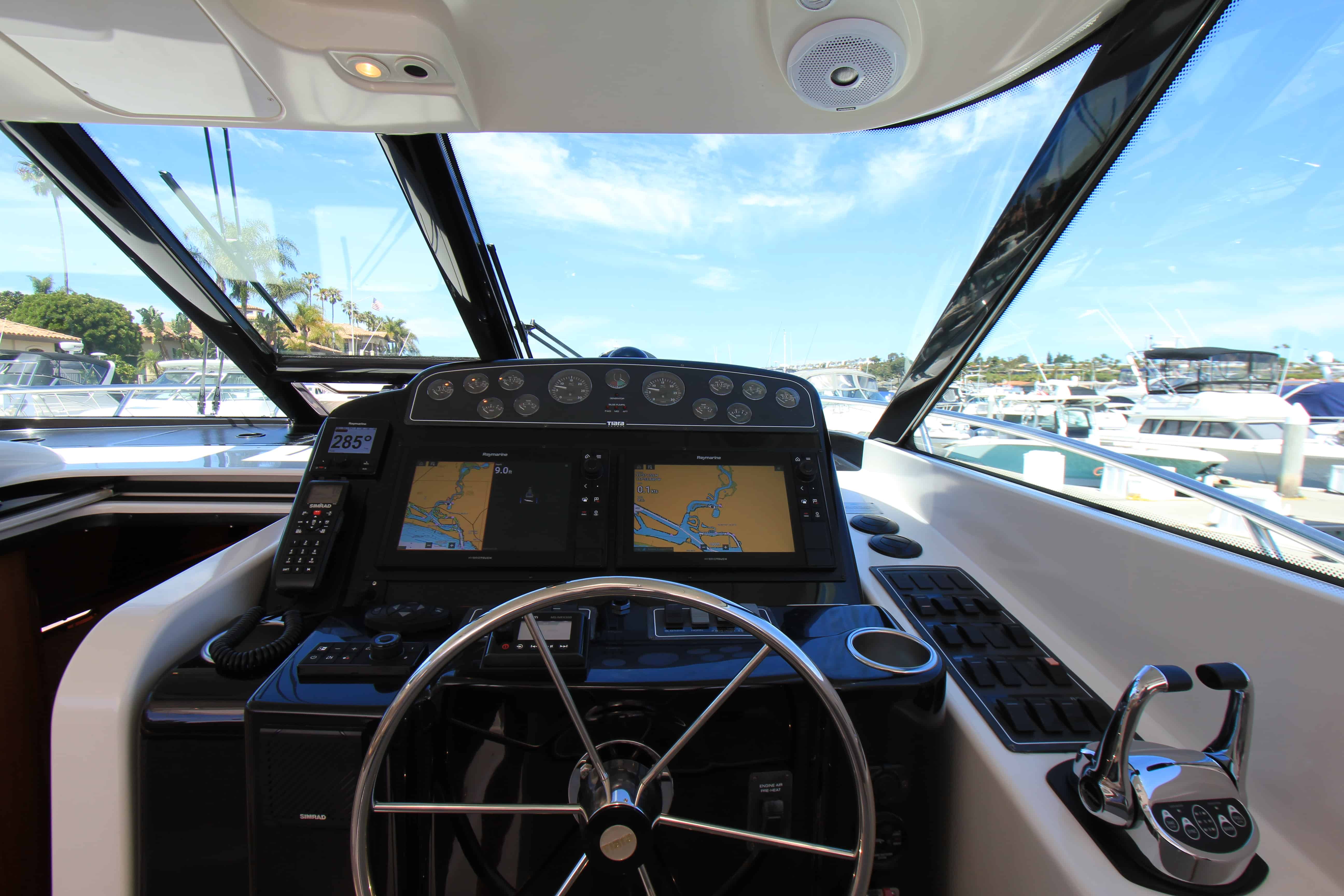 36 Tiara Sovran 2004 - West Coast Yachts