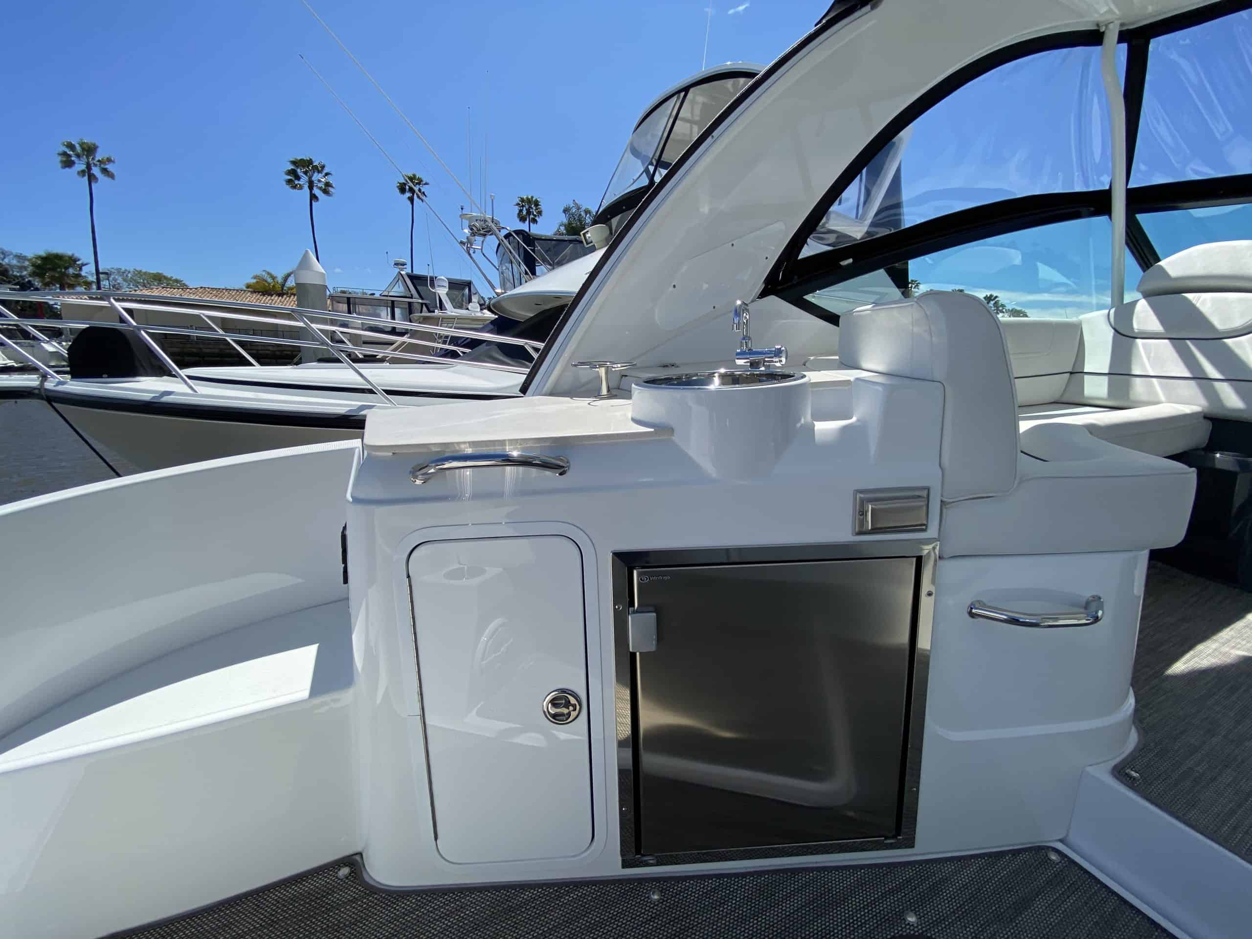 2017 35 Cruisers Express - West Coast Yachts