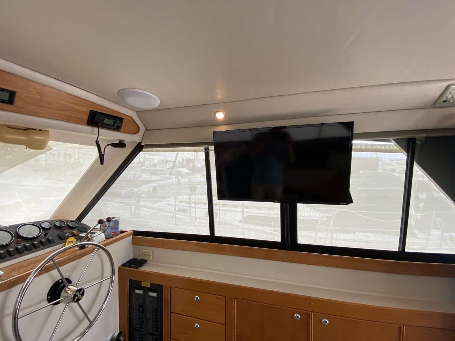 34' Riviera Platinum - West Coast Yachts